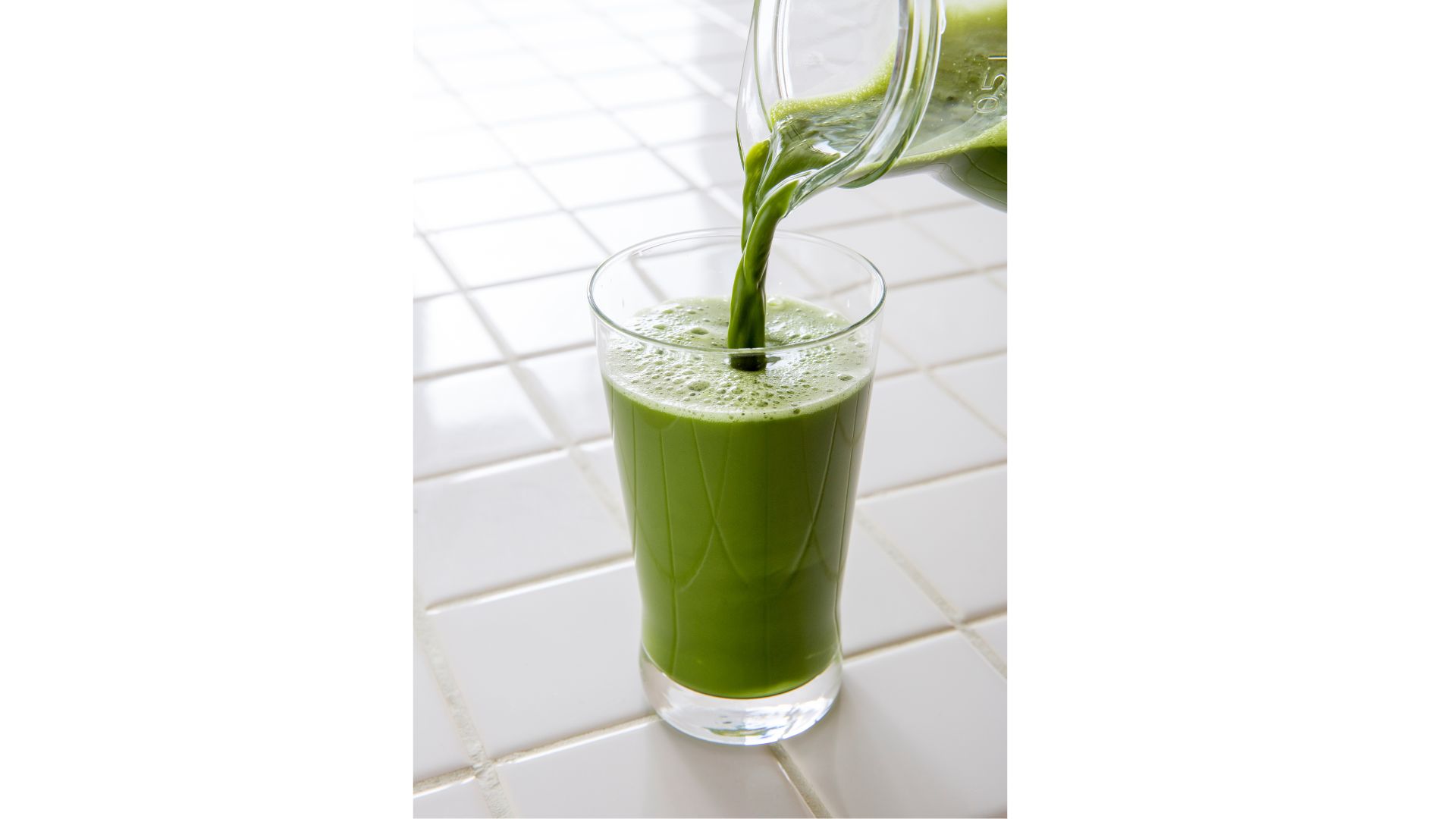 10 cosas que debes saber sobre los jugos verdes y mi receta favorita | Showit Blog